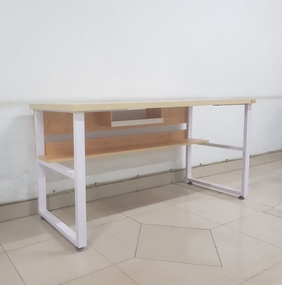 Computer Table: 1 Amazing HMS Pro Desk by HORIZON
