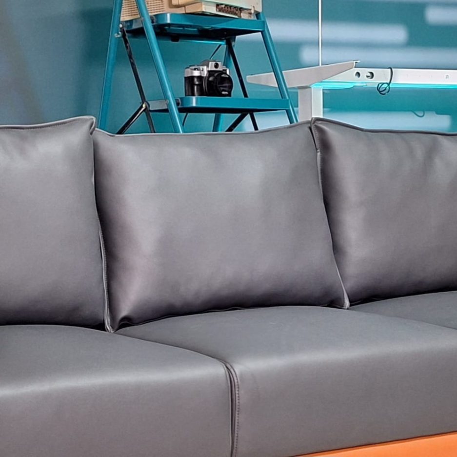 Office Sofa: 1 Amazing LIVO Seating Solution by HF